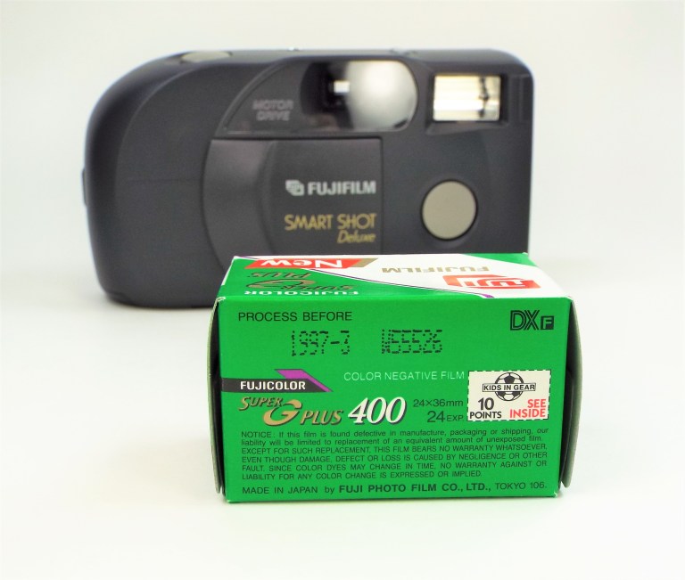 Fujifilm Smart Shot Deluxe – 1994 | Chasing Classic Cameras with Chris