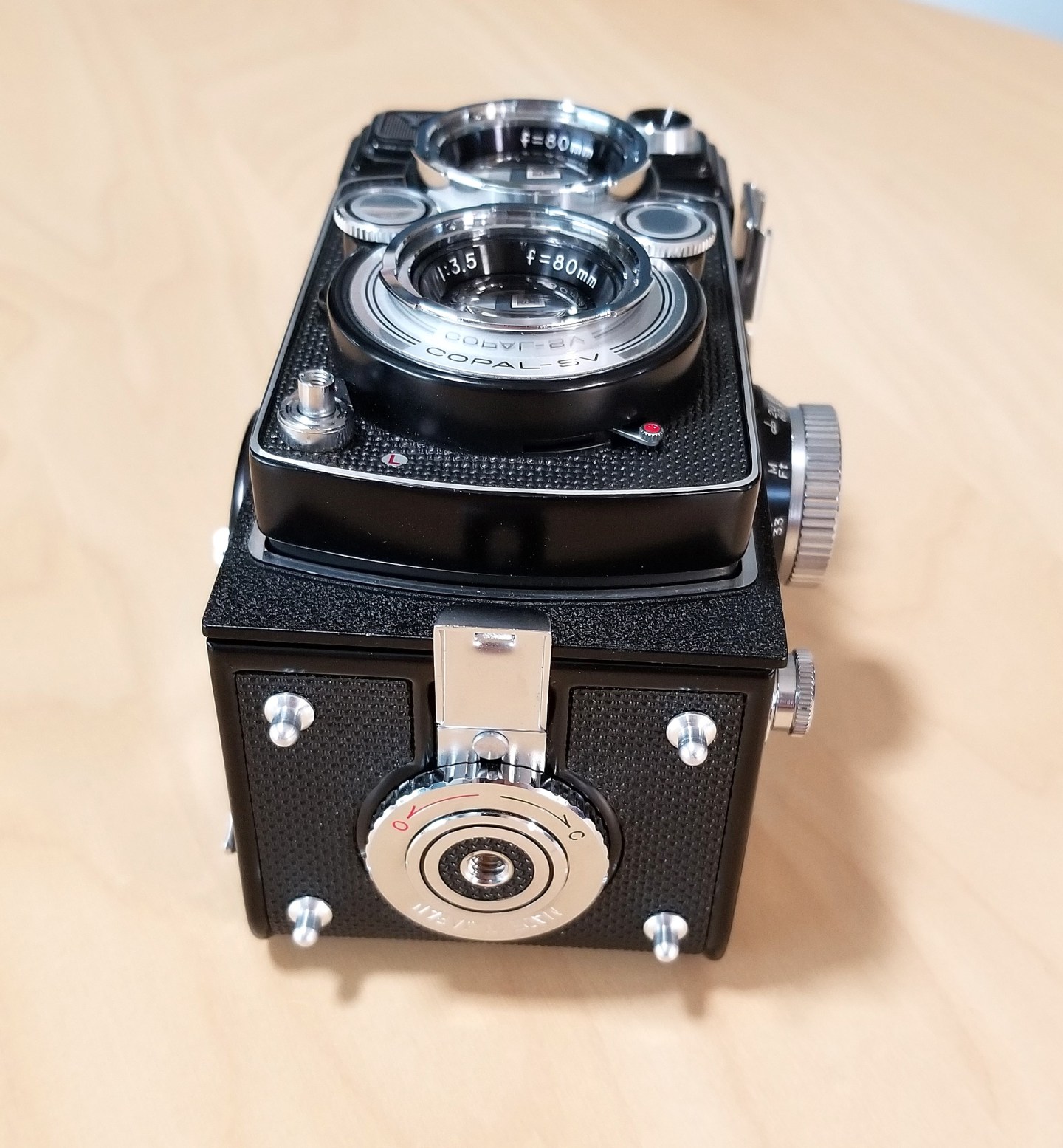Yashica Mat-124: A classic 6×6 twin-lens reflex camera from the late ...