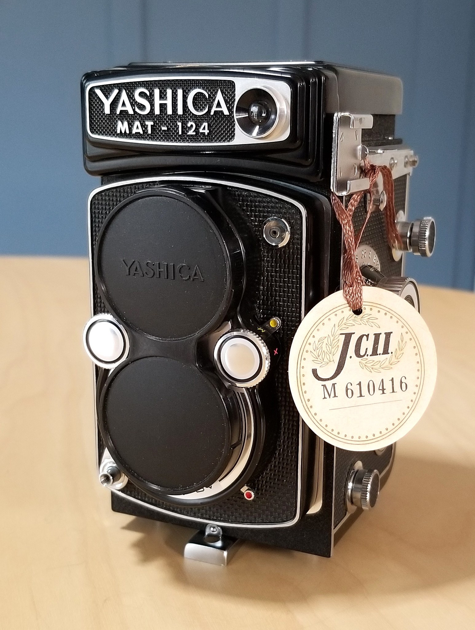 Yashica Mat-124: A classic 6×6 twin-lens reflex camera from the late ...
